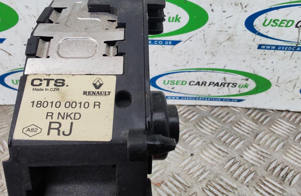 Renault Megane MK3 Accelerator pedal 180100010R | Used Car Parts UK