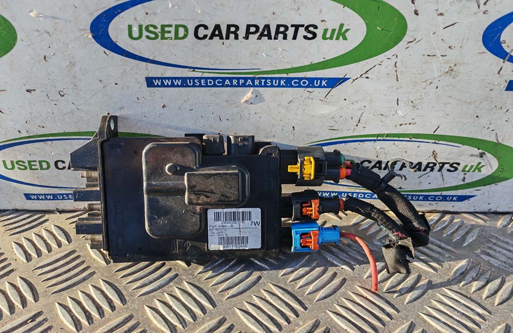 Renault Megane MK3 Battery Fuse Box 243800011R | Used Car Parts UK