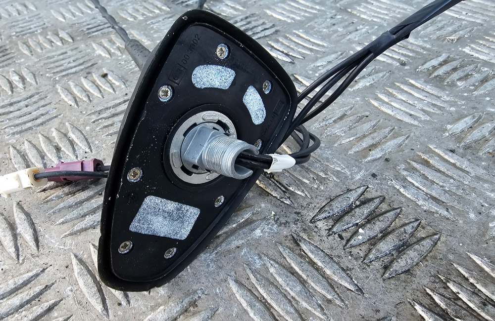 Renault Megane MK3 Roof Aerial Base Antenna | Used Car Parts UK