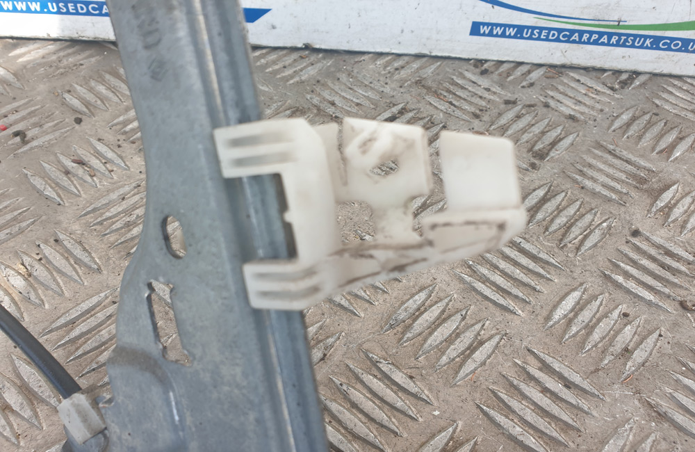 Renault Modus MK1 manual window regulator mech | Used Car Parts UK