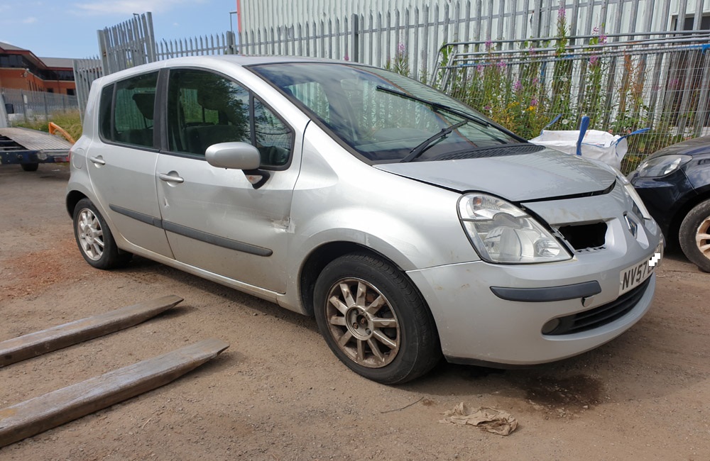 Renault Modus CD Player Radio 8200633632 | Used Car Parts UK