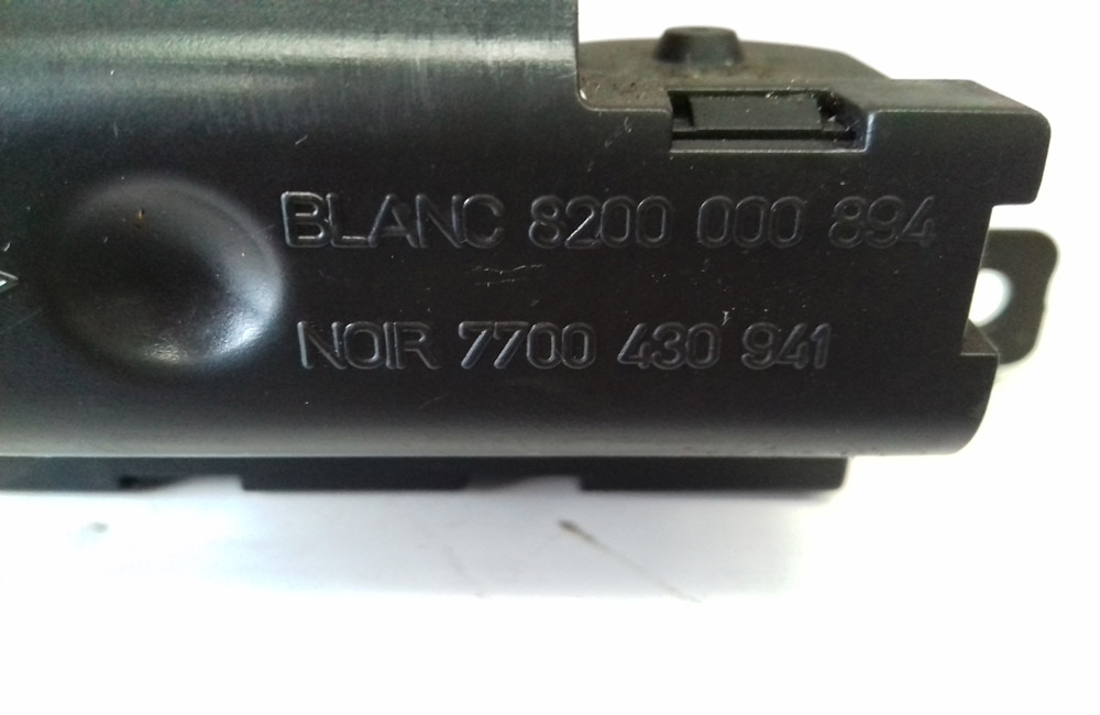 Renault Scenic boot tailgate lock catch | Used Car Parts UK