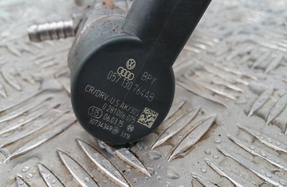 Skoda Octavia MK3 2.0 TDI fuel rail sensor | Used Car Parts UK