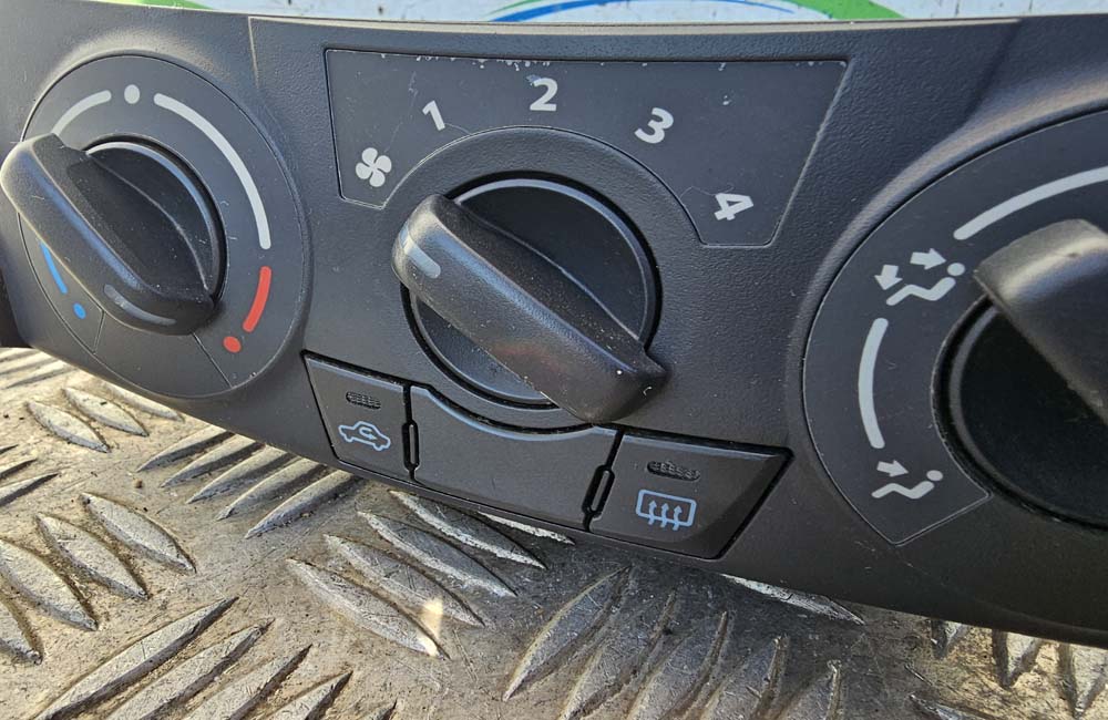 Suzuki Swift 2010-2017 Heater Control Panel | Used Car Parts UK