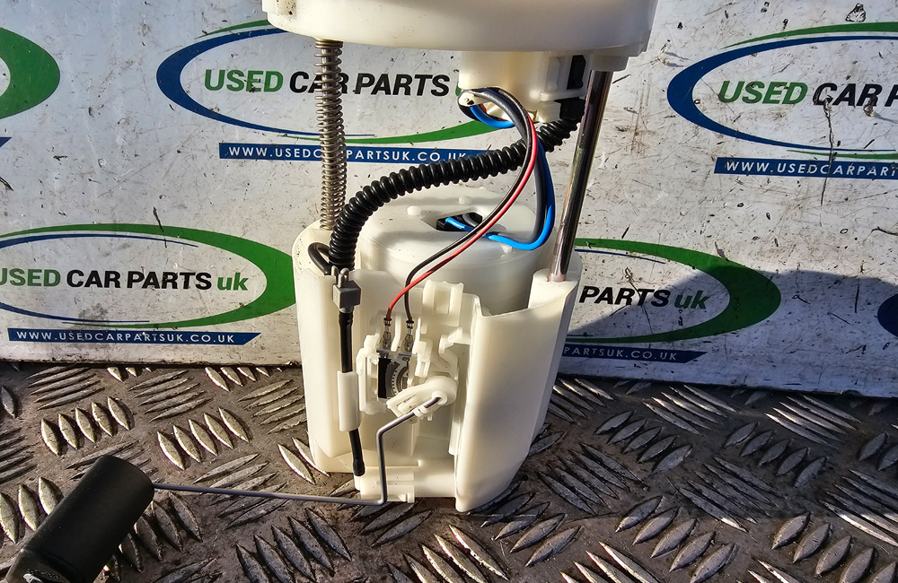 Suzuki Swift MK3 Fuel Pump 15100-69L01 | Used Car Parts UK