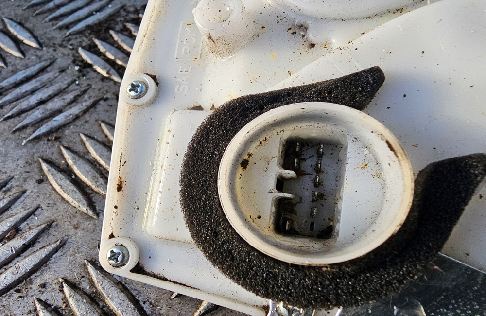 Suzuki Swift MK3 Door Lock Motor Front Left | Used Car Parts UK