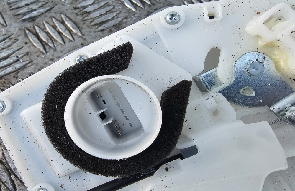 Suzuki Swift MK3 Door Lock Motor Rear Left | Used Car Parts UK