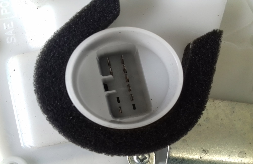 Suzuki Swift passengers front door lock motor | Used Car Parts UK