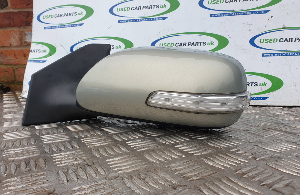 Toyota Avensis electric folding door wing mirror TR | Used Car Parts UK
