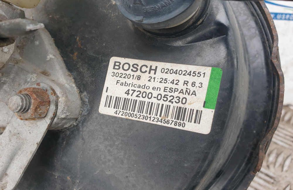 Toyota Avensis brake servo master cylinder 47200-05230 | Used Car Parts UK