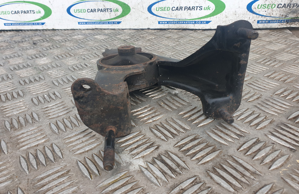 Toyota Avensis MK2 lower rear gearbox mount auto | Used Car Parts UK