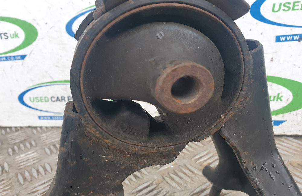 Toyota Avensis MK2 lower rear gearbox mount auto | Used Car Parts UK