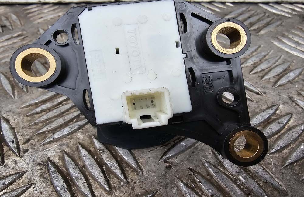 Toyota Avensis 2009-2015 Parking Brake Switch | Used Car Parts UK