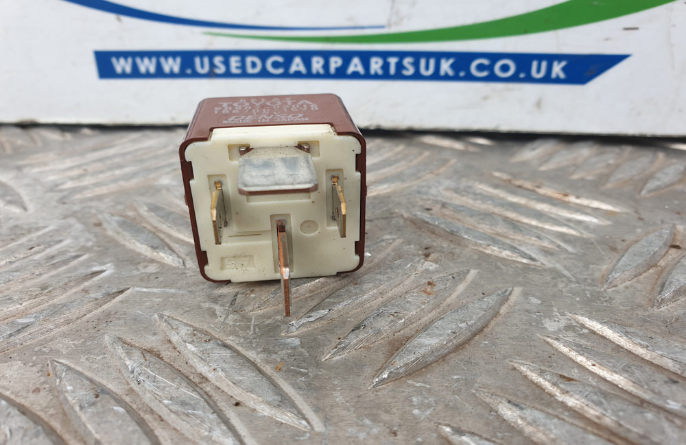 Toyota Corolla relay 90987-02016 | Used Car Parts UK