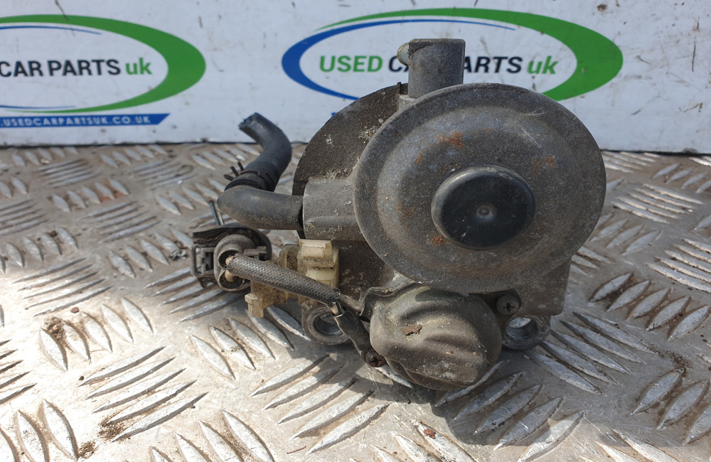 Toyota Corolla D4D fuel primer pump filter housing | Used Car Parts UK