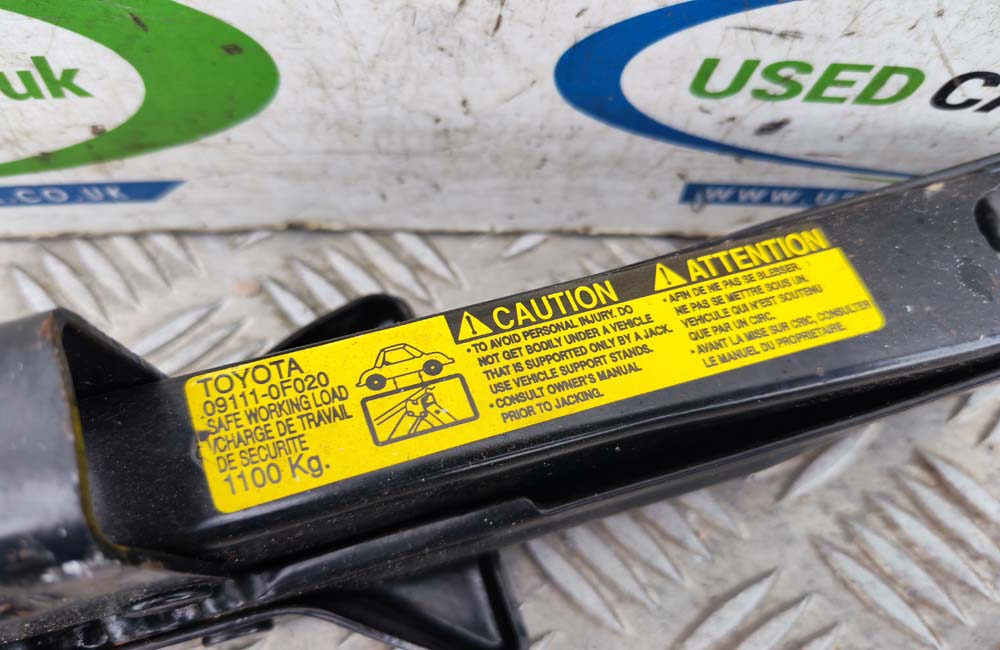 Toyota Corolla Verso Wheel Jack Brace 09111-0F020 | Used Car Parts UK