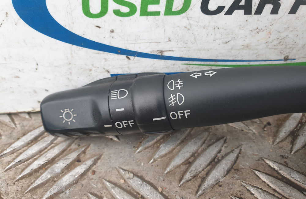 Toyota Corolla Verso headlight switch 84140-05110 | Used Car Parts UK