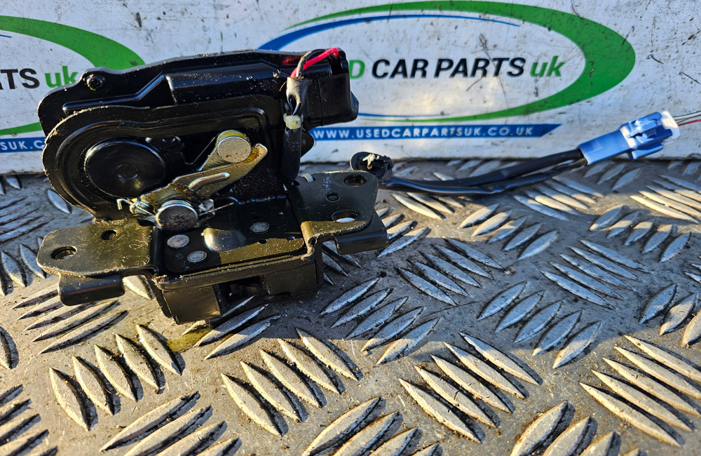Toyota Prius MK2 Boot Tailgate Catch Lock Motor | Used Car Parts UK
