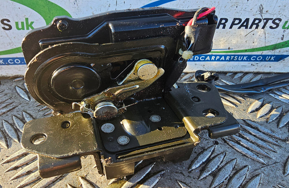 Toyota Prius MK2 Boot Tailgate Catch Lock Motor | Used Car Parts UK