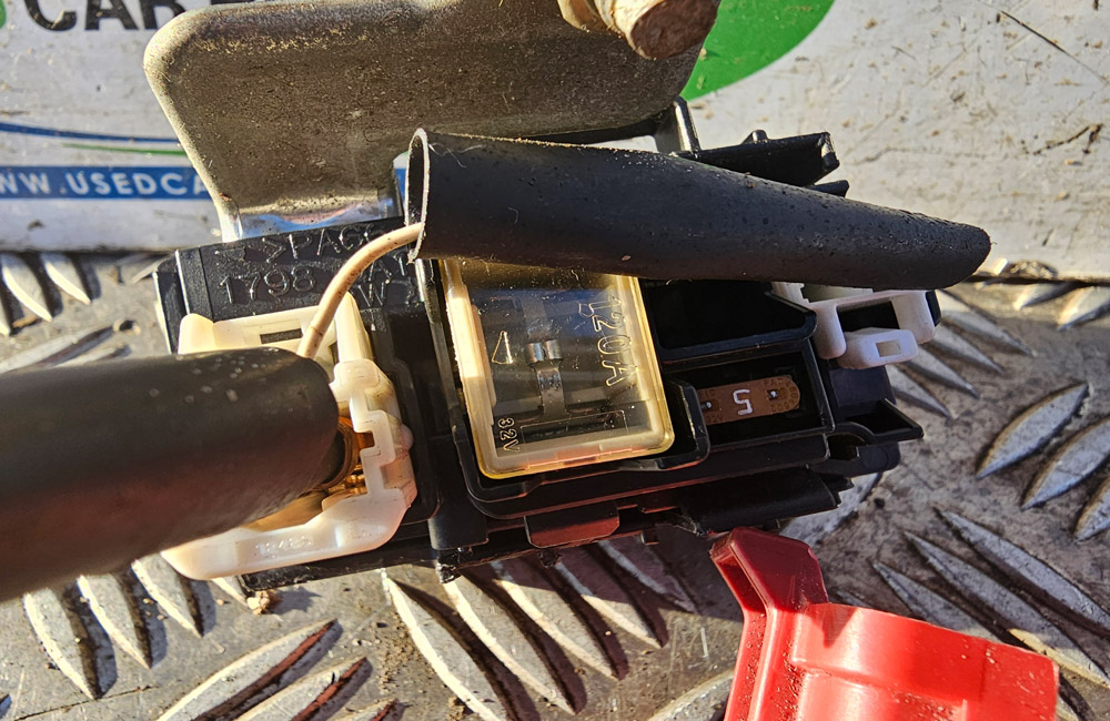 Toyota Prius MK2 120 AMP Main Battery Terminal Fuse | Used Car Parts UK