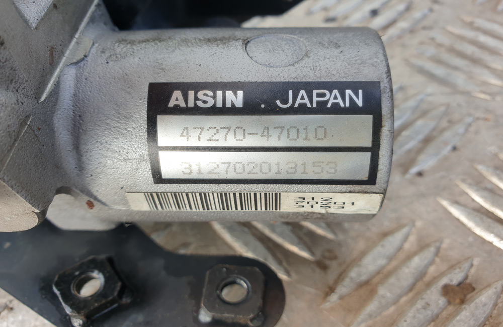 Toyota Prius MK2 brake master cylinder 47270-47010 | Used Car Parts UK