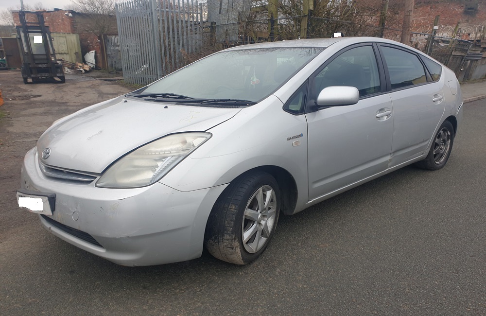 Toyota Prius MK2 drivers rear light bulb holder | Used Car Parts UK