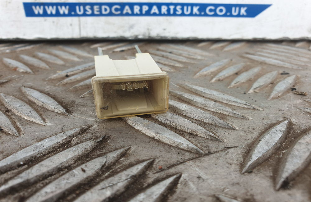 Toyota Yaris 120 Amp battery alternator fuse | Used Car Parts UK
