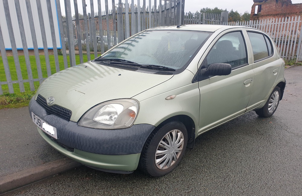 Toyota Yaris MK1 speedometer digital clocks | Used Car Parts UK