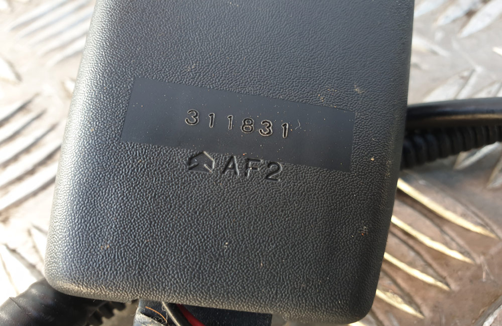 Toyota Yaris Seat Belt Stalk Buckle - Velcromag