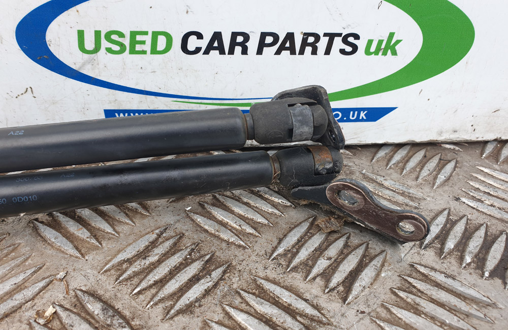 Toyota Yaris MK1 boot tailgate gas struts | Used Car Parts UK