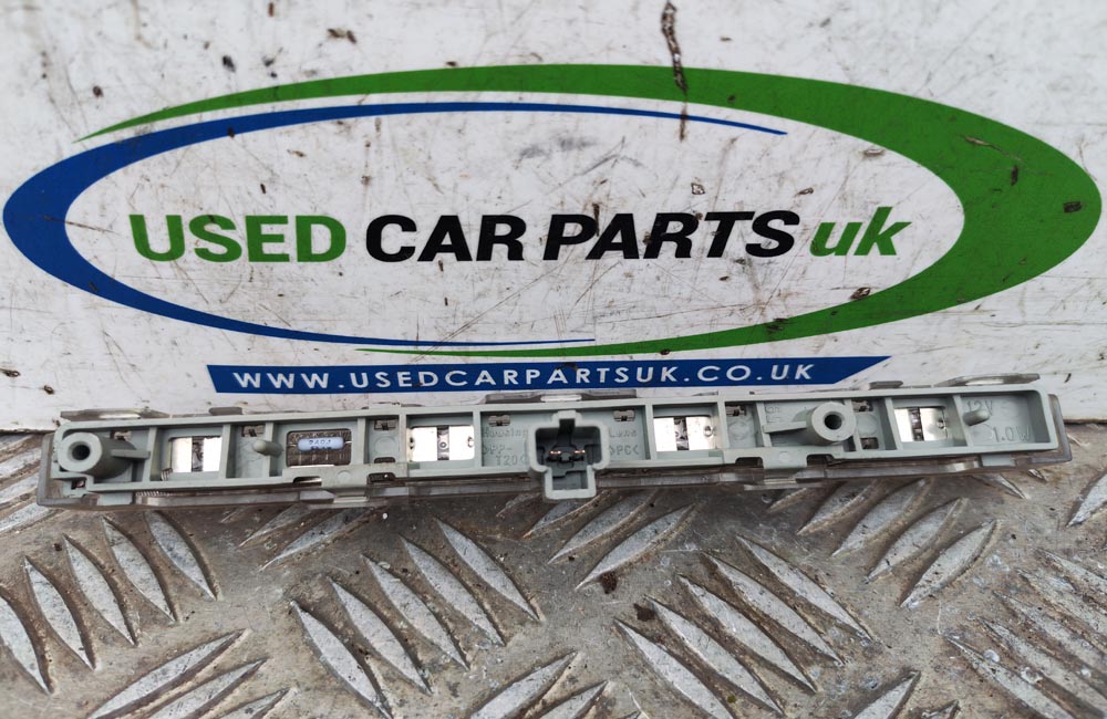 Toyota Yaris MK2 Rear Middle Brake Light | Used Car Parts UK
