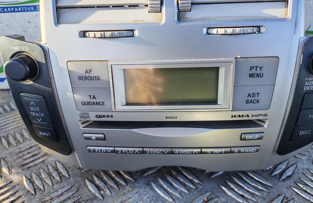 Toyota Yaris MK2 CD Player 86120-0D210 | Used Car Parts UK