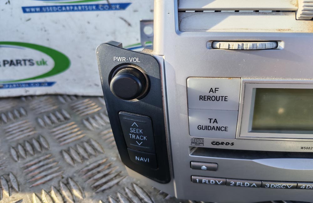 Toyota Yaris MK2 CD Player 86120-0D210 | Used Car Parts UK