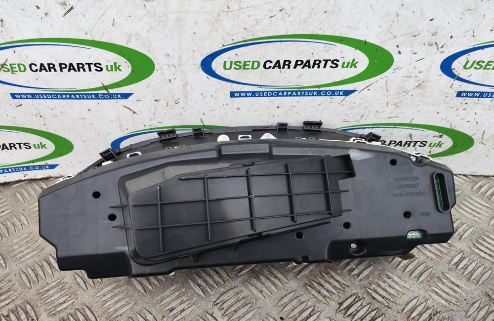 Toyota Yaris MK2 D4D Speedometer 83800-0D681 | Used Car Parts UK