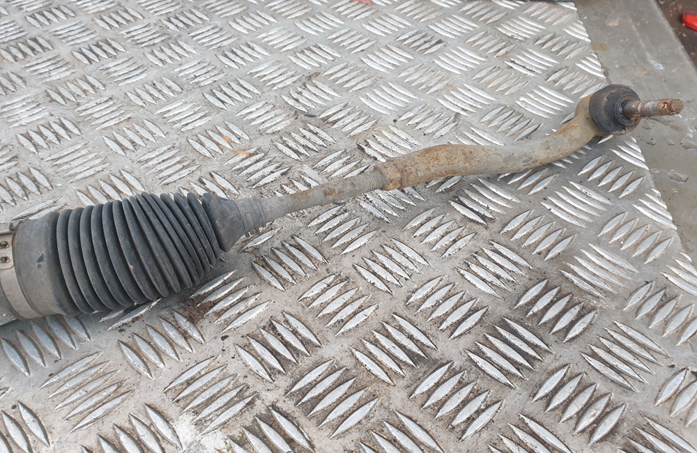 Toyota Yaris steering rack D4D F800000673 | Used Car Parts UK