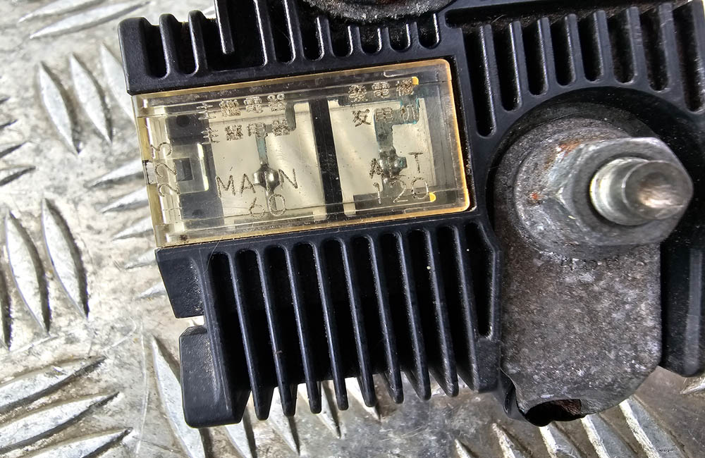 Toyota Yaris SR Battery Fuses Terminal 1.8 Petrol | Used Car Parts UK