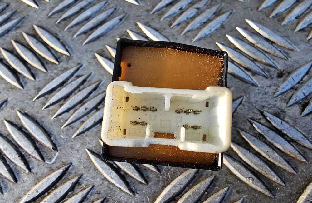 Toyota Yaris Verso MK1 Door Wing Mirror Switch | Used Car Parts UK