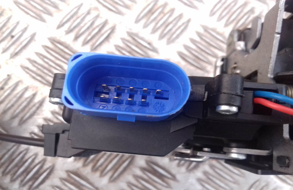 VW Golf MK5 door lock motor 3D2837015K | Used Car Parts UK