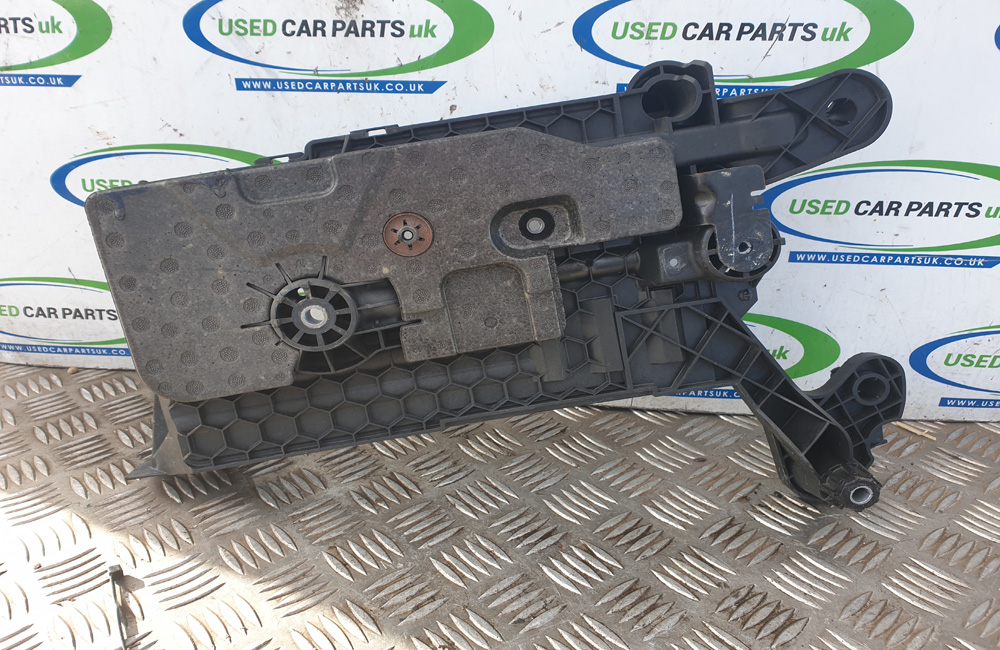 VW Golf MK7 GTD battery tray box clamp | Used Car Parts UK