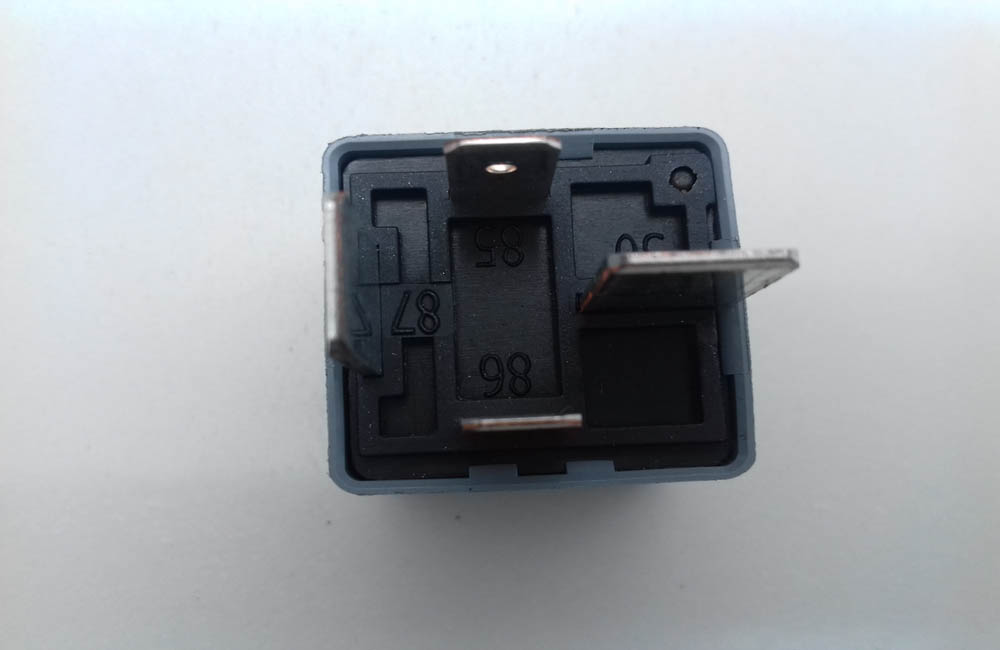 VW Audi fuse relay 370 8D0951253 | Used Car Parts UK