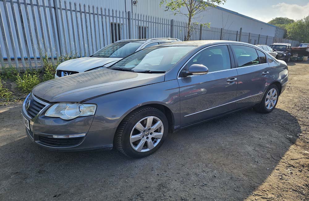 VW Passat B6 Bonnet Release Handle | Used Car Parts UK