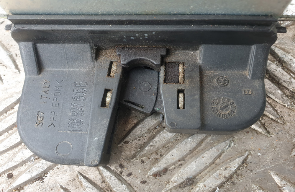 VW Passat B6 estate boot lock motor catch | Used Car Parts UK