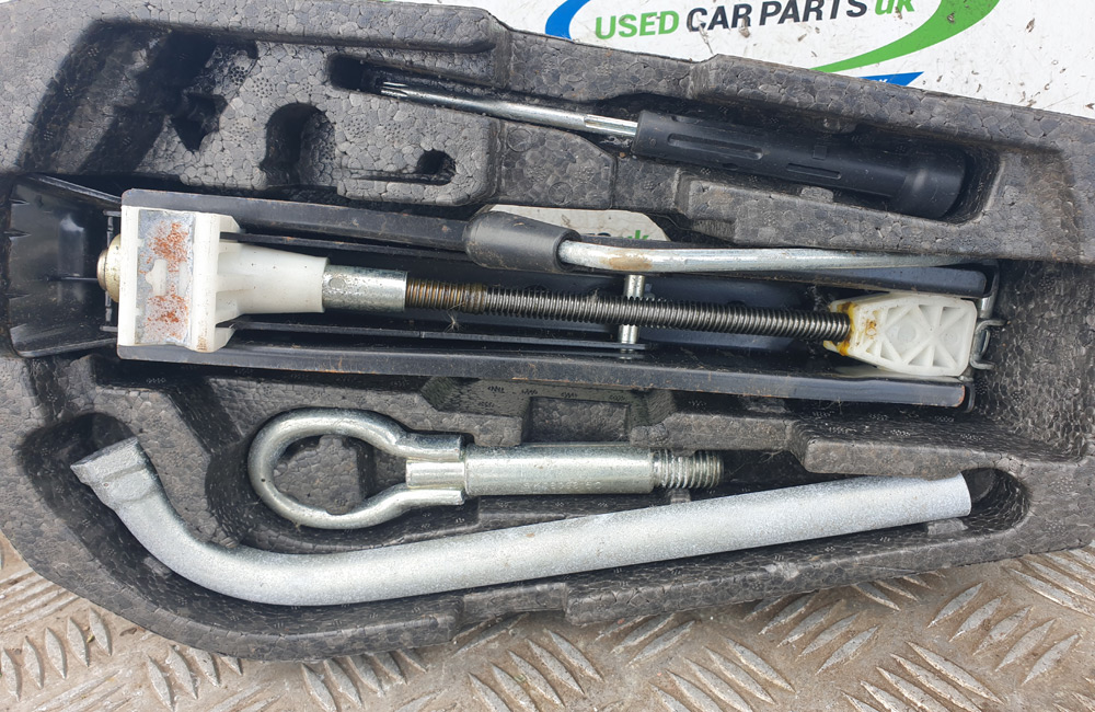 VW Polo 6C Wheel Jack Set | Used Car Parts UK