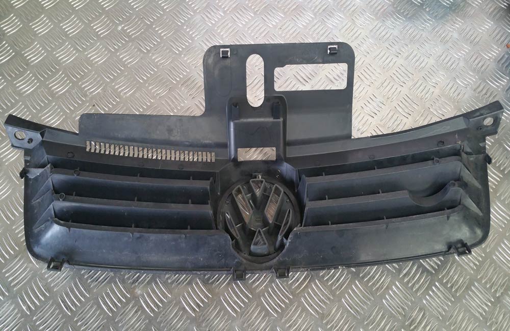 VW Polo front bumper grille 2002-2005 | Used Car Parts UK