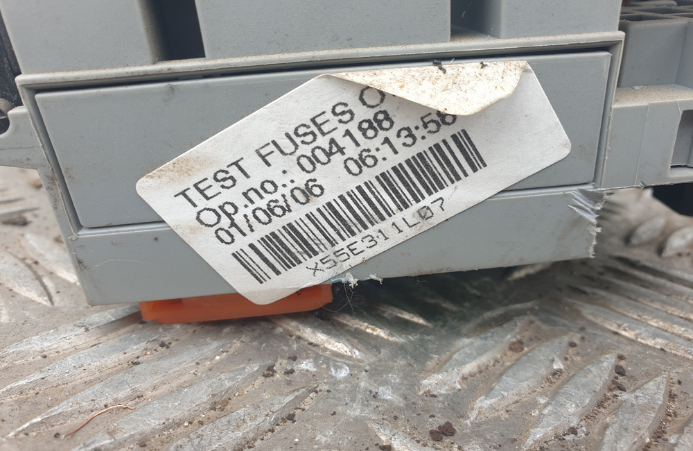 Vauxhall Astra G MK4 CDTI interior fuse box 24412497 | Used Car Parts UK