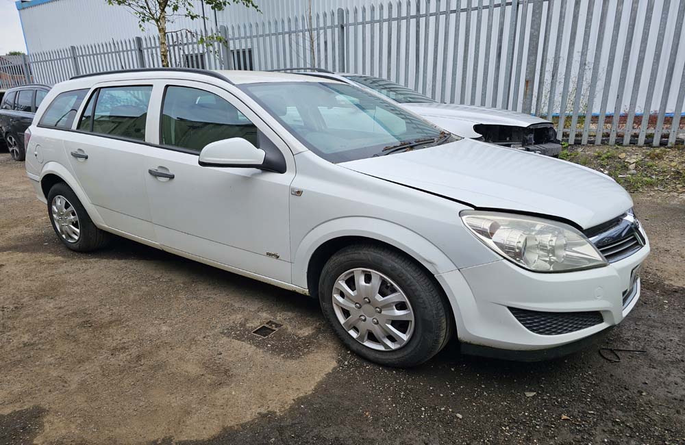 Vauxhall Astra H Estate Boot Gas Struts 13122695 | Used Car Parts UK