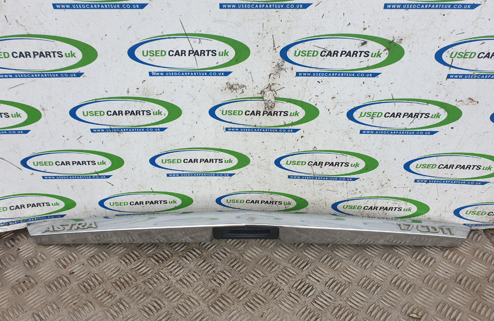 Vauxhall Astra H boot tailgate switch handle | Used Car Parts UK