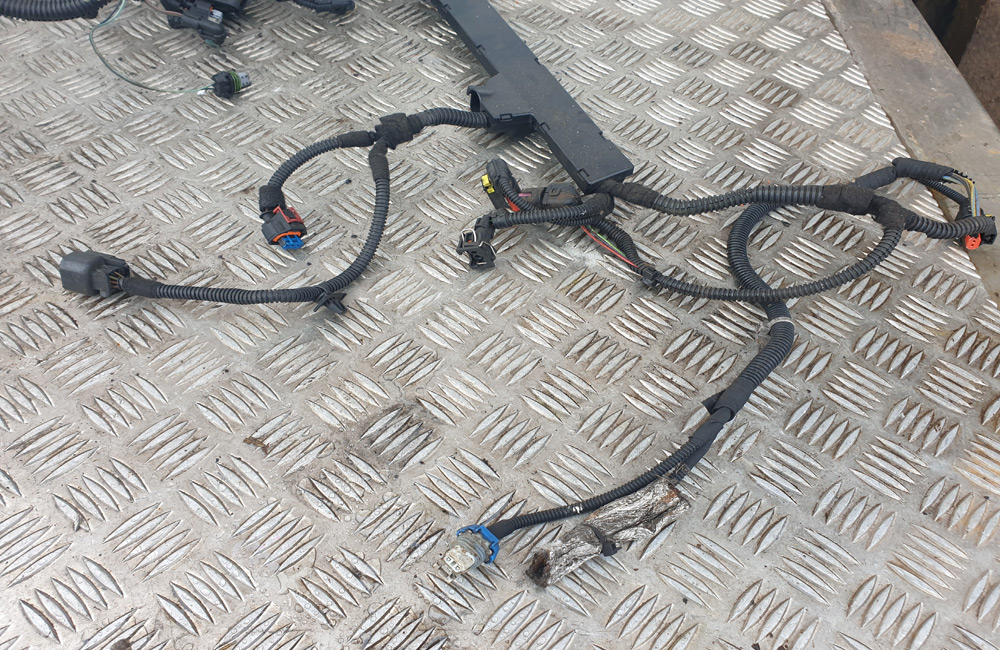Vauxhall Astra J 1.6 engine wiring loom 13291282 | Used Car Parts UK