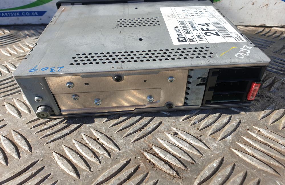 Vauxhall Astra CD Player CDR 500 09136107 | Used Car Parts UK
