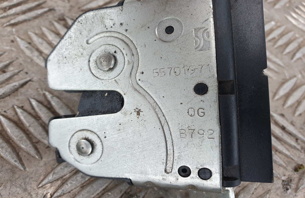 Vauxhall Corsa D boot lock motor 55701971 | Used Car Parts UK